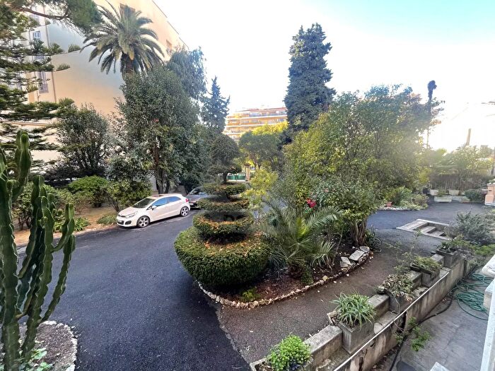 Appartement à vendre - Menton, Hôtel de Ville, Vieille Ville, Musée, Madone, Carnolès - 8 pièces