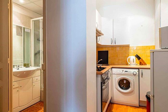 Appartement à louer - Thiers, Nice - 2 pièces - 1 chambre