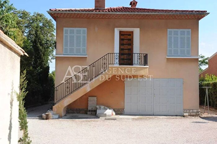 Maison 5 pièces à Aix-en-Provence, à louer