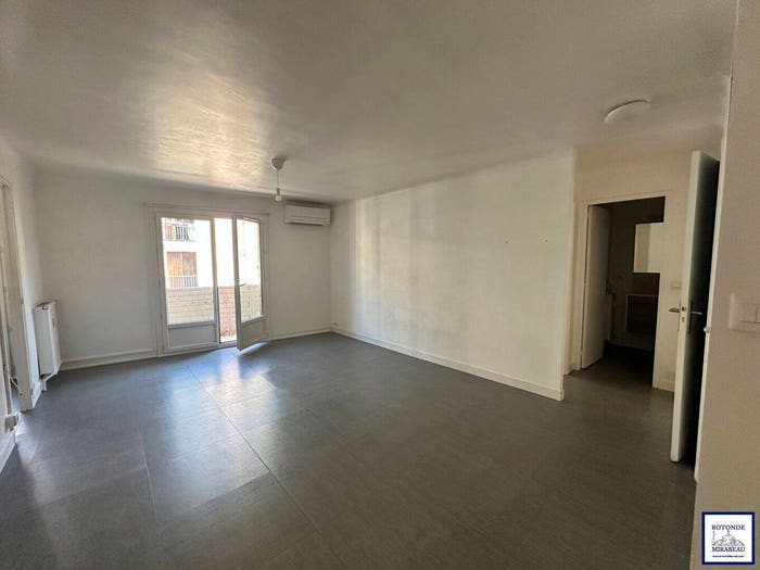 Centre Ville, Aix-en-Provence : Appartement 2 pièces à louer