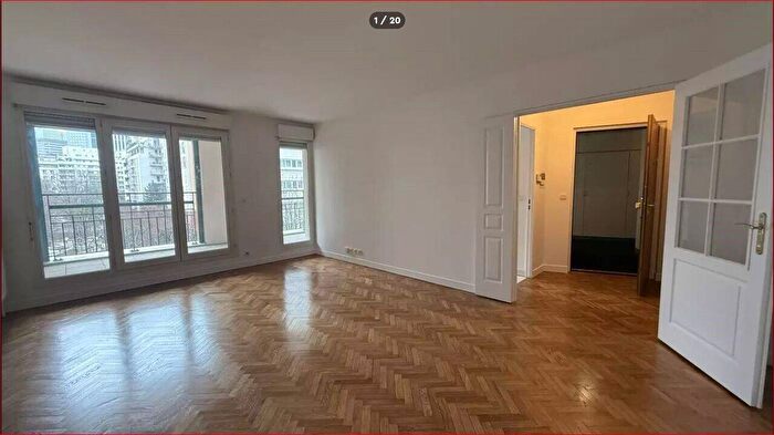 Hôtel de Ville, Courbevoie : Appartement 4 pièces à louer