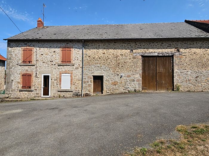 Maison à vendre - Saint-Étienne-de-Fursac - 5 pièces - 4 chambres