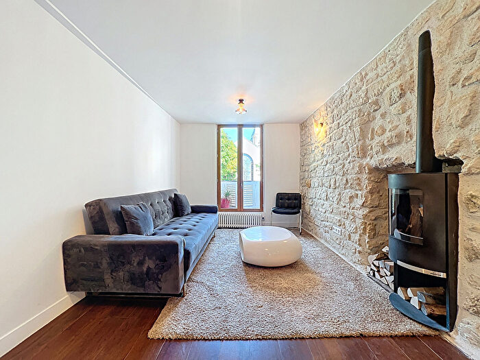 Appartement à vendre - Nanterre, Centre-ville - 3 pièces - 2 chambres