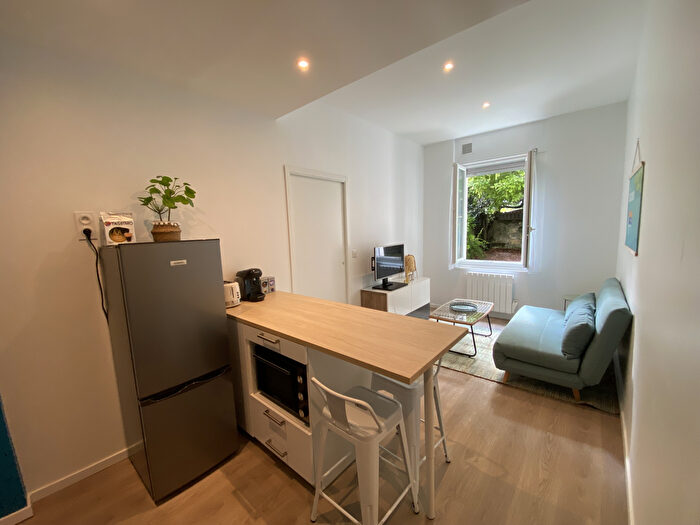Appartement à louer - Bordeaux, Saint-Seurin - 1 pièce - 1 chambre
