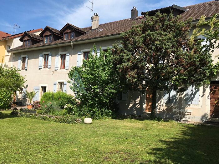 Maison à louer - Ferney-Voltaire - 5 pièces - 3 chambres