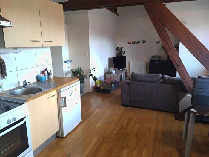 Appartement à louer - Saint-Yorre - 4 pièces - 2 chambres