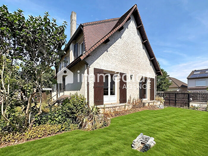 Maison 6 pièces à Rueil-Malmaison, Buzenval, à vendre
