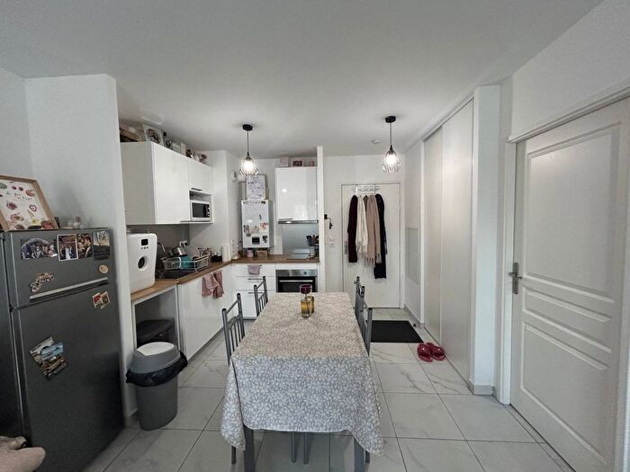 Appartement à louer - Lamorlaye - 2 pièces - 1 chambre