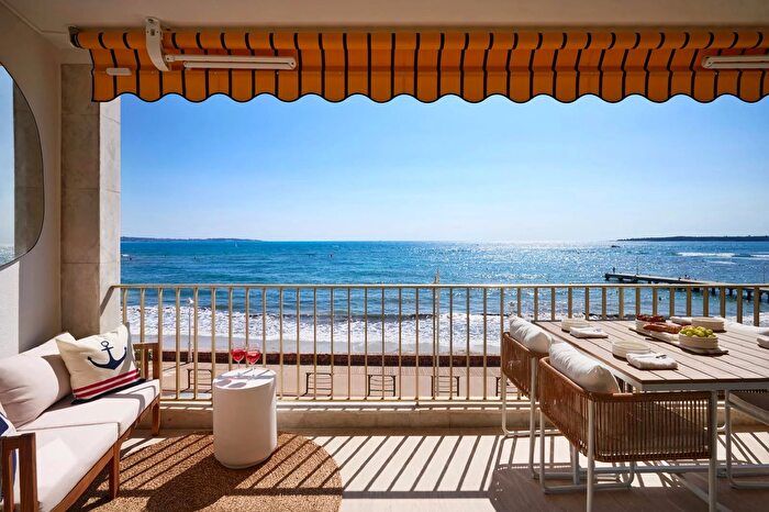Appartement 3 pièces à Cannes, Pointe Croisette, à vendre