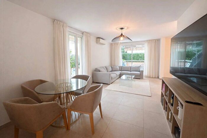 Appartement à louer - Las Planas, Comte de Falicon, Nice - 4 pièces - 2 chambres