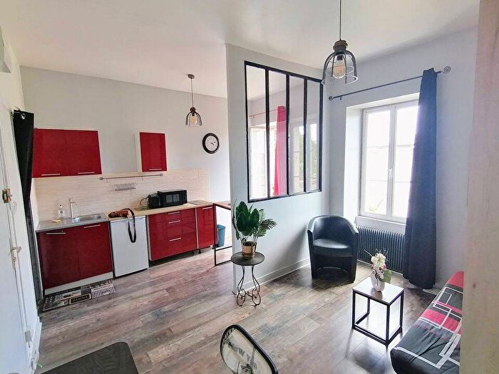 Centre Ville, Niort : Appartement 1 pièce à louer