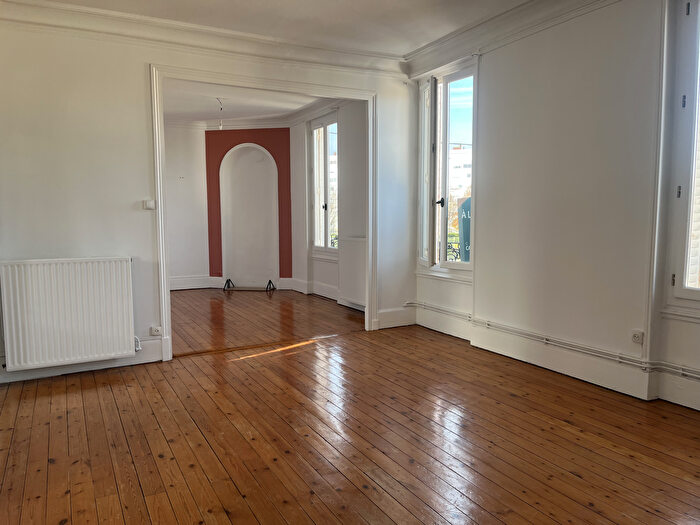 Appartement à louer - Chalon-sur-Saône, La Citadelle - 5 pièces - 3 chambres