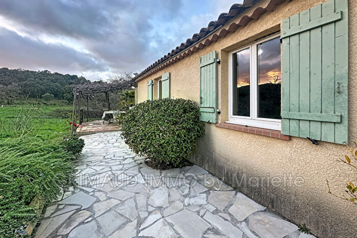 Maison à vendre - Le Plan-de-la-Tour - 6 pièces - 4 chambres