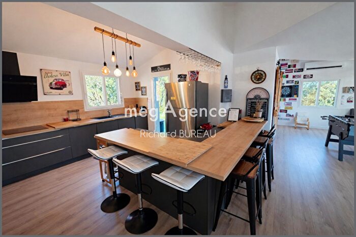 Maison à vendre - Pignans - 13 pièces - 5 chambres