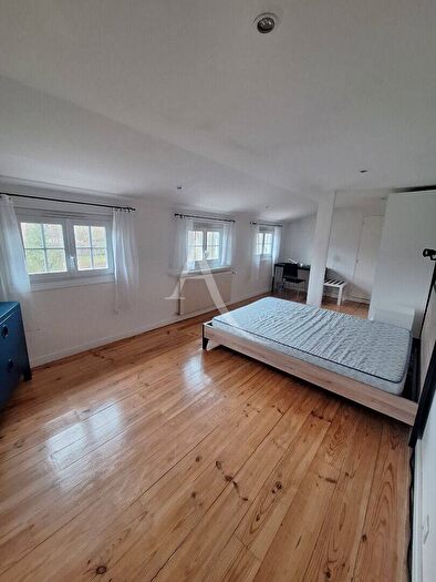 Appartement à louer - Chantereine-La Fontaine-Arcades-Castermant, Chelles - 1 pièce