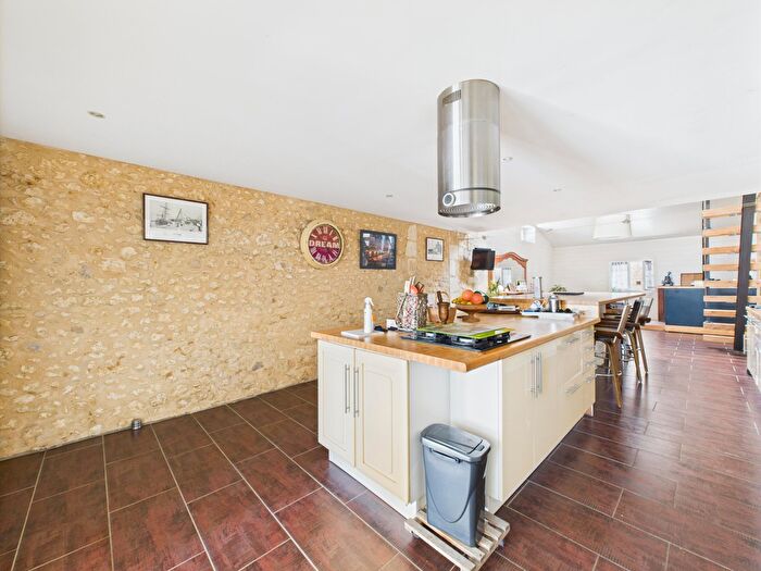 Maison 5 pièces à Saint-Martin-d'Ary, à vendre