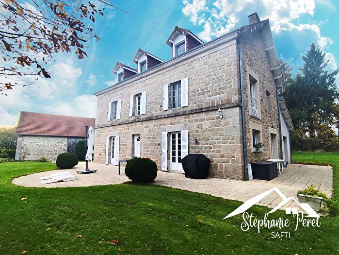 Maison à vendre - Flayat - 6 pièces - 3 chambres