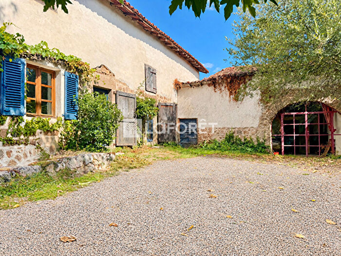 Maison 5 pièces à Saint-Laurent-de-Chamousset, à vendre