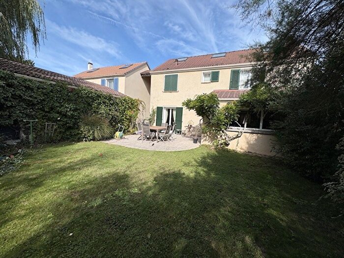 Maison à vendre - Buc - 9 pièces - 5 chambres