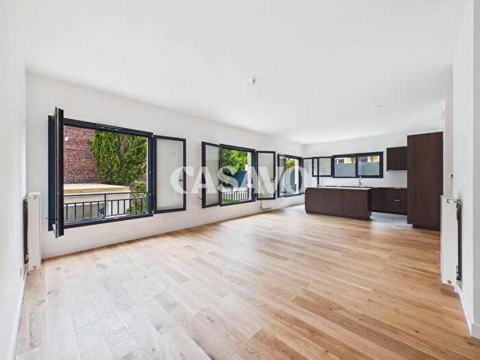 Suresnes, République : Maison 6 pièces à vendre