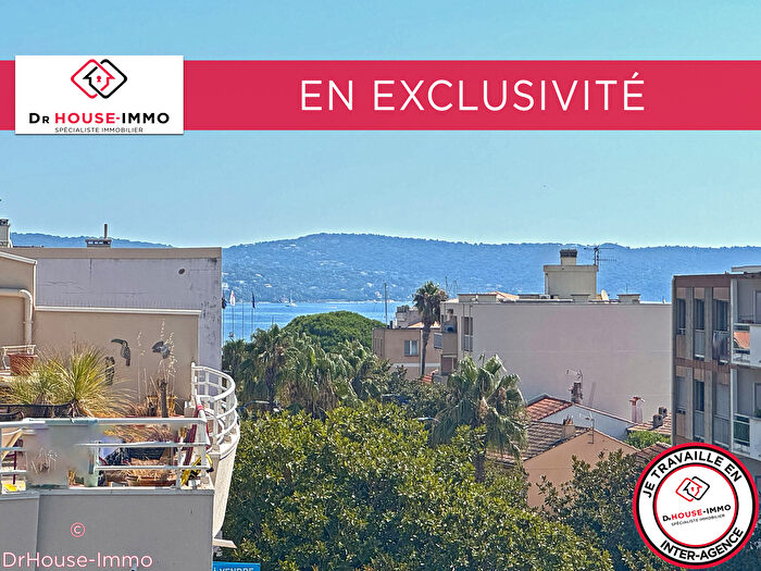 Appartement à vendre - Cavalaire-sur-Mer, Centre-ville - 3 pièces - 2 chambres