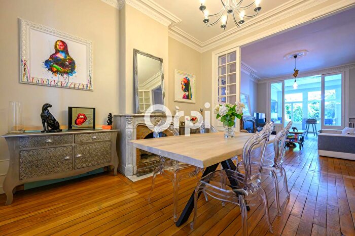Douai, Centre-ville : Maison 9 pièces à vendre