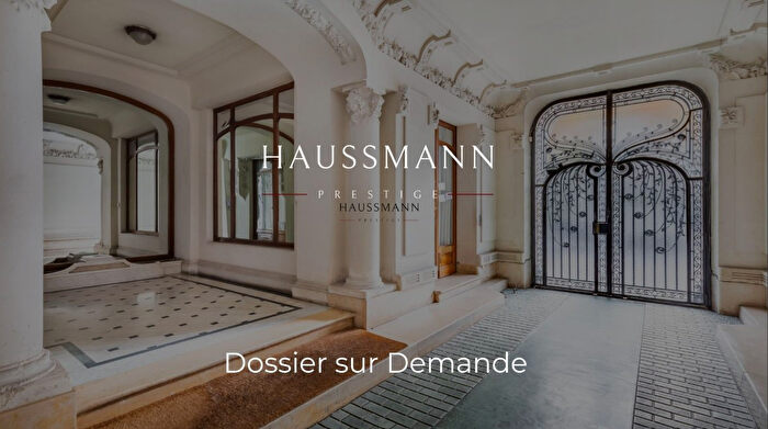 Appartement à vendre - Paris e , Saint-Philippe du Roule - 5 pièces - 3 chambres