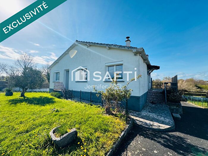 Maison à vendre - La Chapelle-Saint-Laurent - 6 pièces - 3 chambres