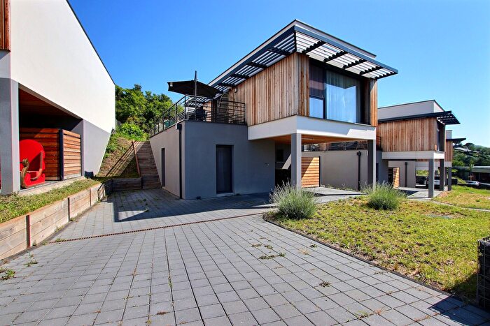 Maison à vendre - Clermont-Ferrand, Cotes de Clermont - 4 pièces - 3 chambres