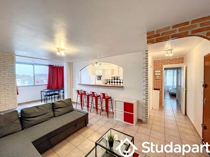 Appartement à louer - Activités, Orléans - 1 pièce - 3 chambres