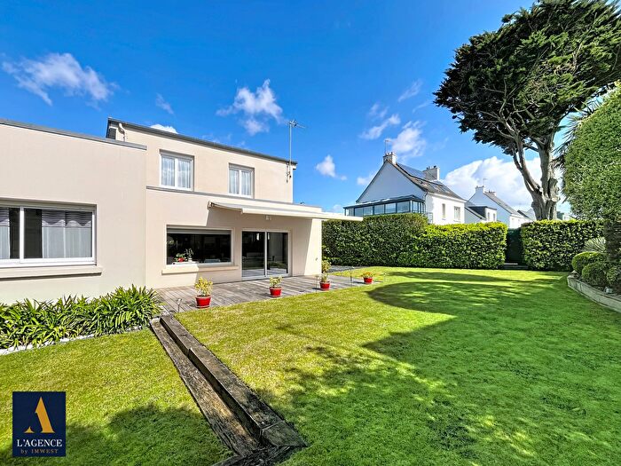 Maison à vendre - Larmor-Plage - 6 pièces - 5 chambres