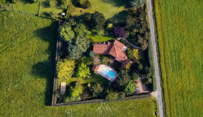 Maison 7 pièces à vendre à Sainte-Consorce