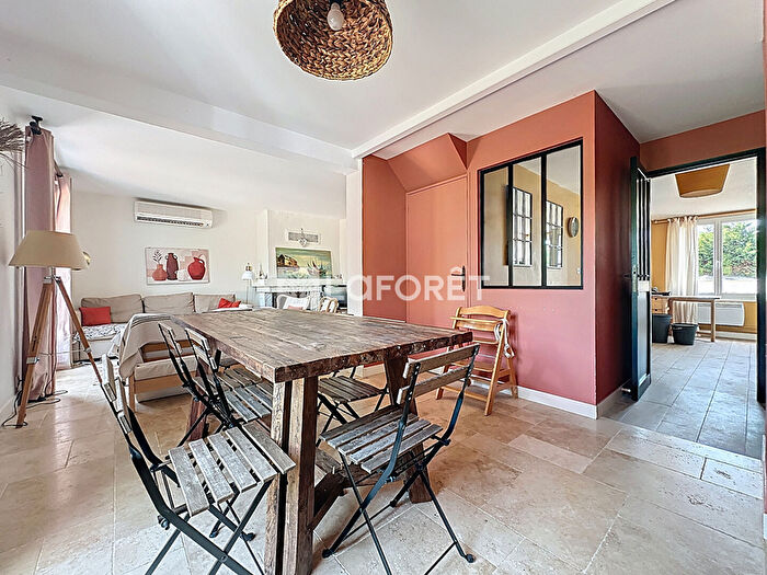 Maison à louer - Port-des-Barques - 6 pièces - 5 chambres