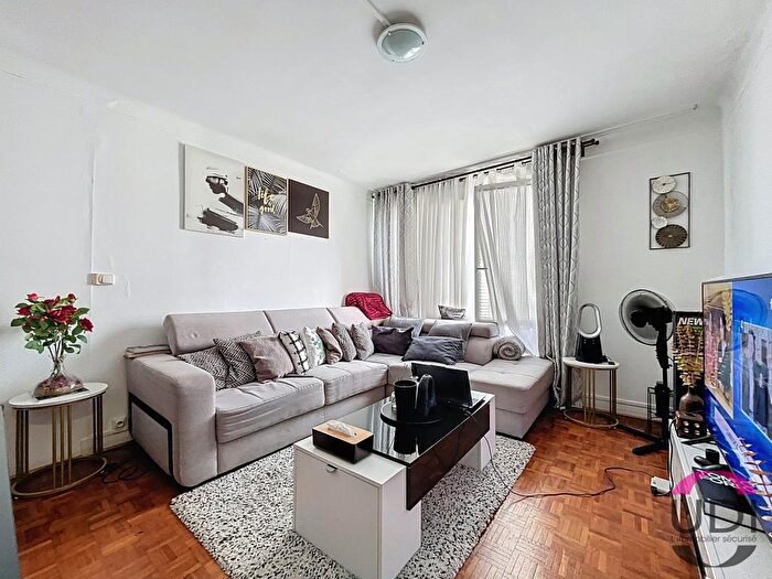 Appartement à vendre - Corbeil-Essonnes, Centre-ville - 2 pièces - 1 chambre