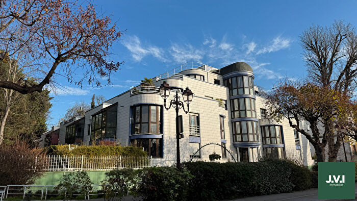 Appartement à vendre - Enghien-les-Bains - 3 pièces - 2 chambres