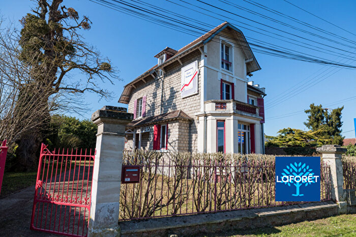 Maison à vendre - La Chapelle-en-Serval - 8 pièces - 5 chambres