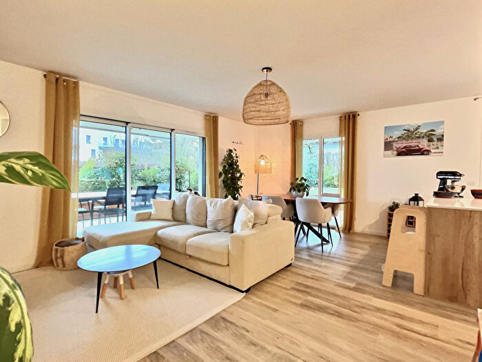 Appartement à vendre - Divonne-les-Bains - 4 pièces - 3 chambres