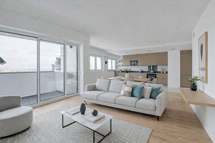 Appartement à vendre - Courbevoie, Hôtel de ville - 5 pièces - 3 chambres