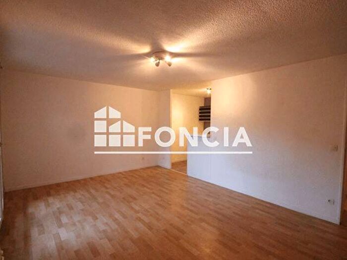 Appartement à louer - Nord, Gières - 1 pièce