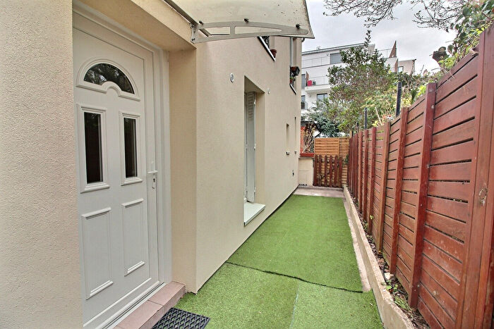 Appartement à vendre - Suresnes, République - 3 pièces - 2 chambres