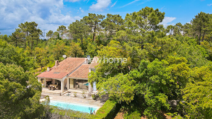 Maison à vendre - Bagnols-en-Forêt - 8 pièces - 4 chambres