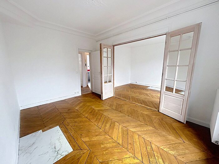 Hôtel de Ville-Planchette, Levallois-Perret : Appartement 3 pièces à louer