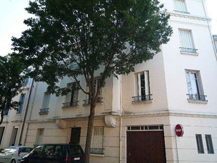 Appartement à louer - Vichy, Quartier de France - 4 pièces - 2 chambres