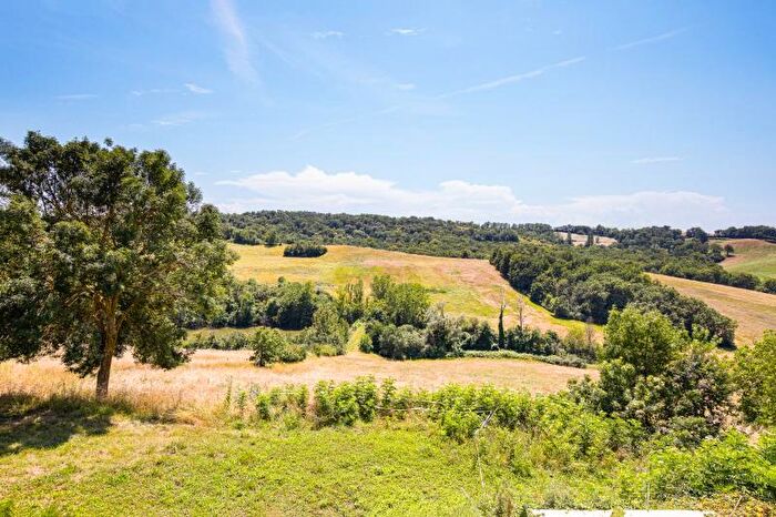 Le Pin-Murelet : Maison 1 pièce à vendre