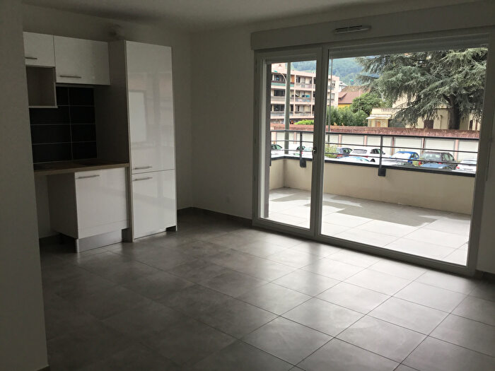 Appartement à louer - Cluses, Centre-ville - 2 pièces - 1 chambre