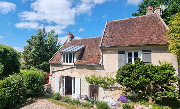 Maison à vendre - Saint-Cyr-sur-Morin - 4 pièces - 3 chambres