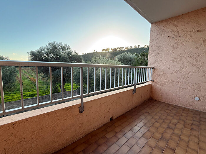 Appartement à vendre - Saint-Mandrier-sur-Mer - 3 pièces - 2 chambres