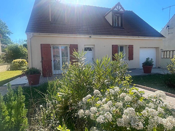 Maison à vendre - Chézy-sur-Marne - 5 pièces - 4 chambres