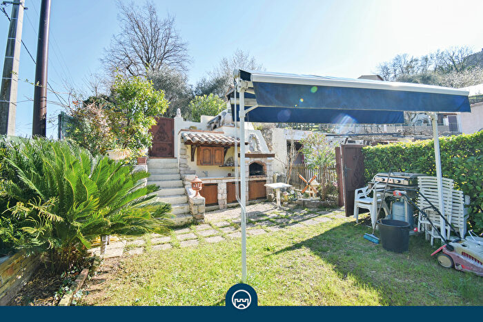 Saint-Jeannet : Appartement 4 pièces à vendre