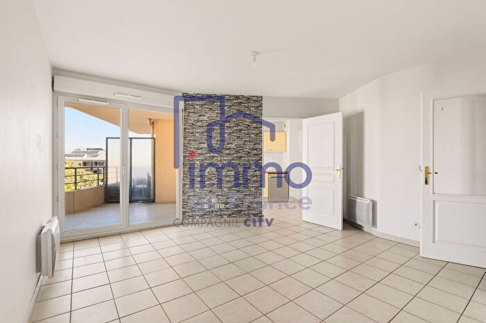 Appartement 3 pièces à Tassin-la-Demi-Lune, Charles de Gaulle, à vendre